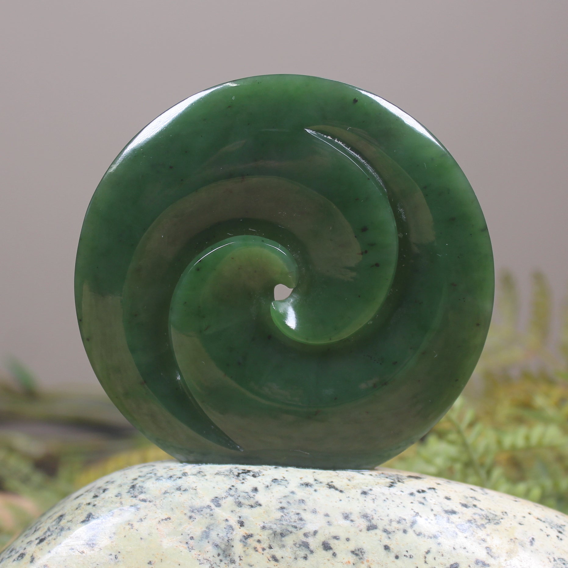 NZ Greenstone Koru Sculpture (BT261) Kawakawa Pounamu – Greenstone Shop