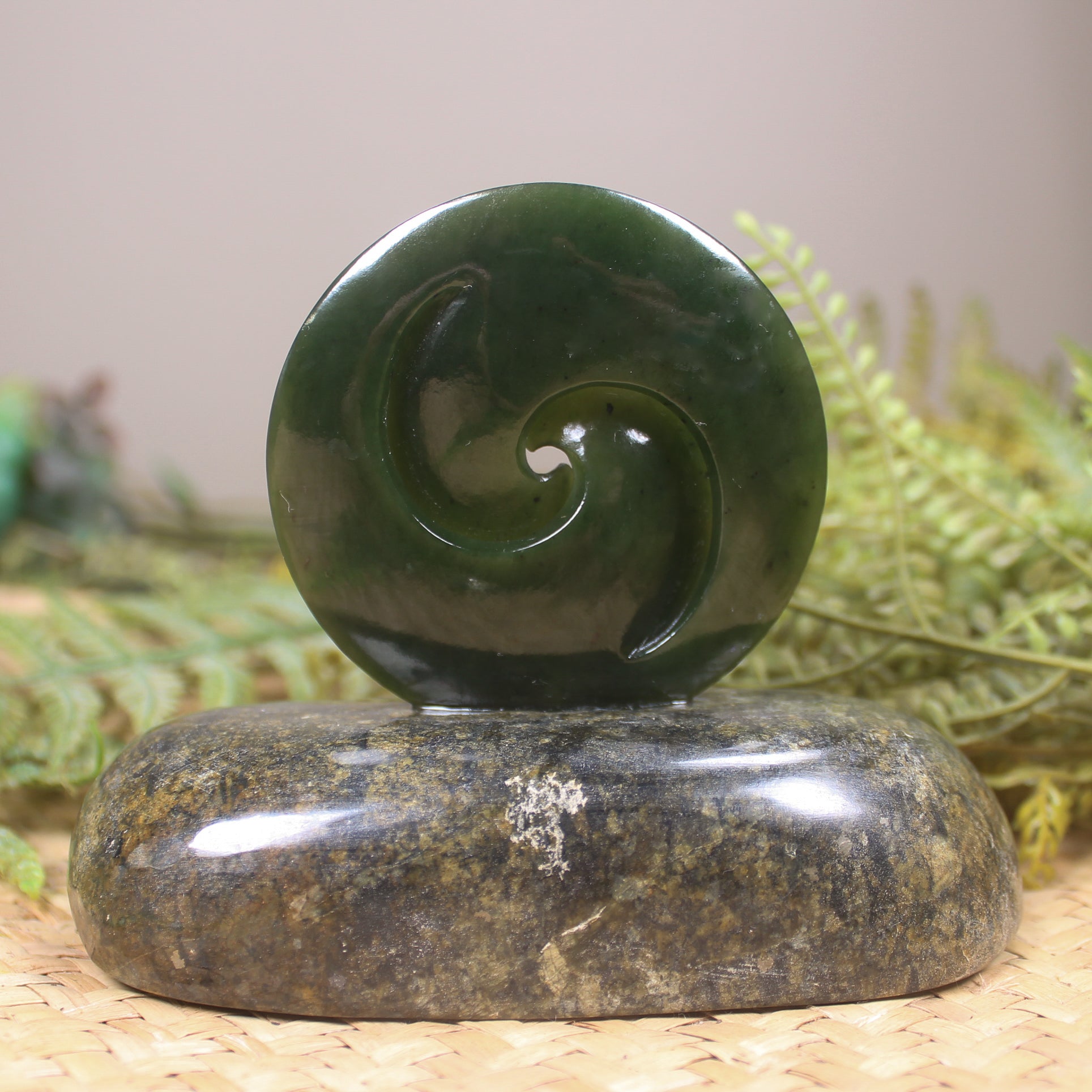 NZ Greenstone Koru Sculpture (BT275) Rimu Pounamu – Greenstone Shop