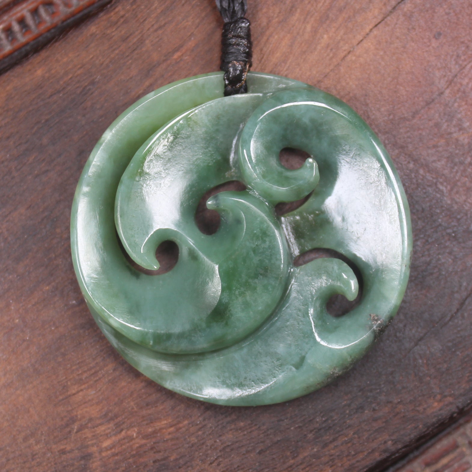 NZ Greenstone Medium Koru Pendant (BP752) Inanga Pounamu – Greenstone Shop