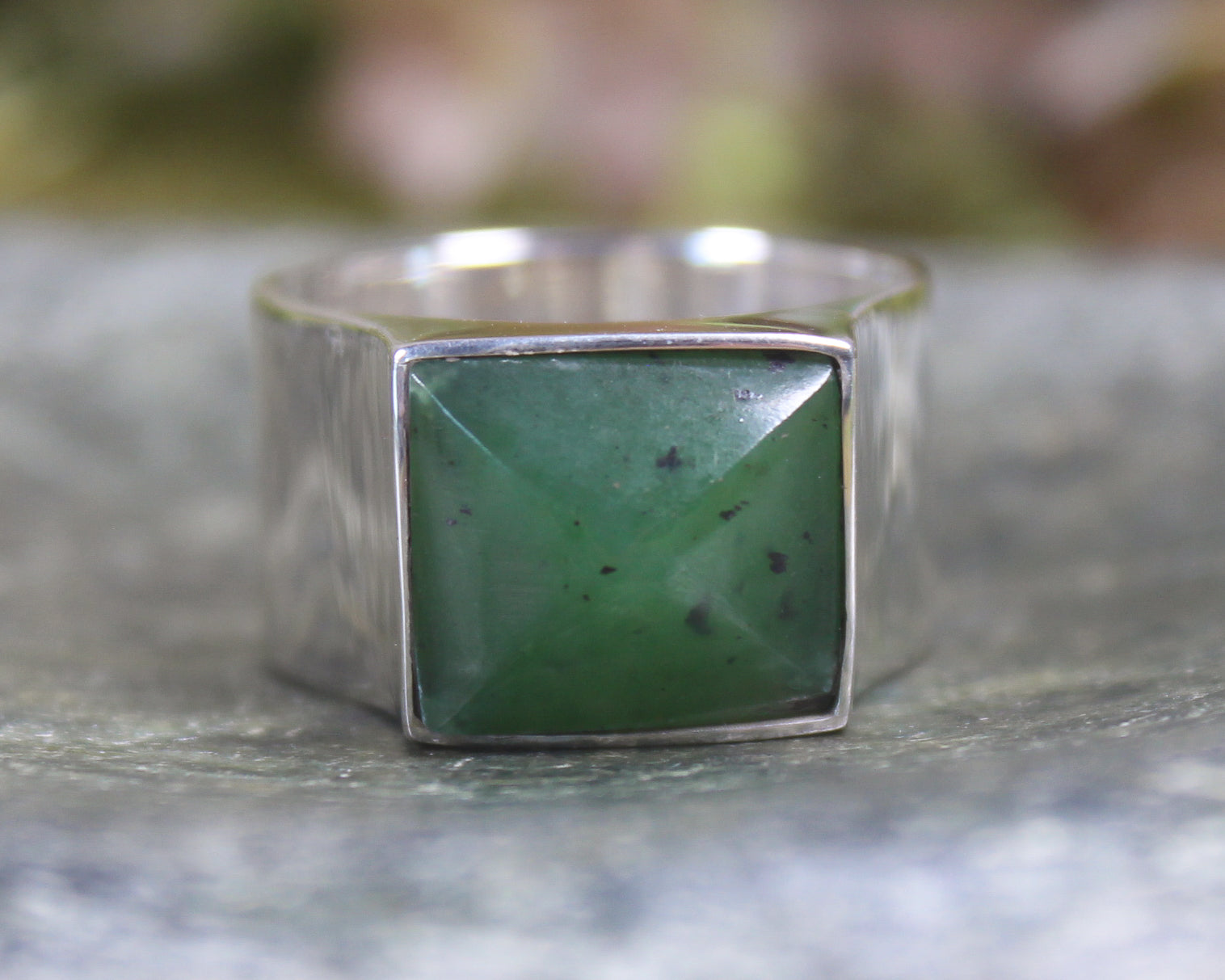 NEW ZEALAND GREENSTONE STERLING SILVER RING - Hapopo Pounamu - A375 ...