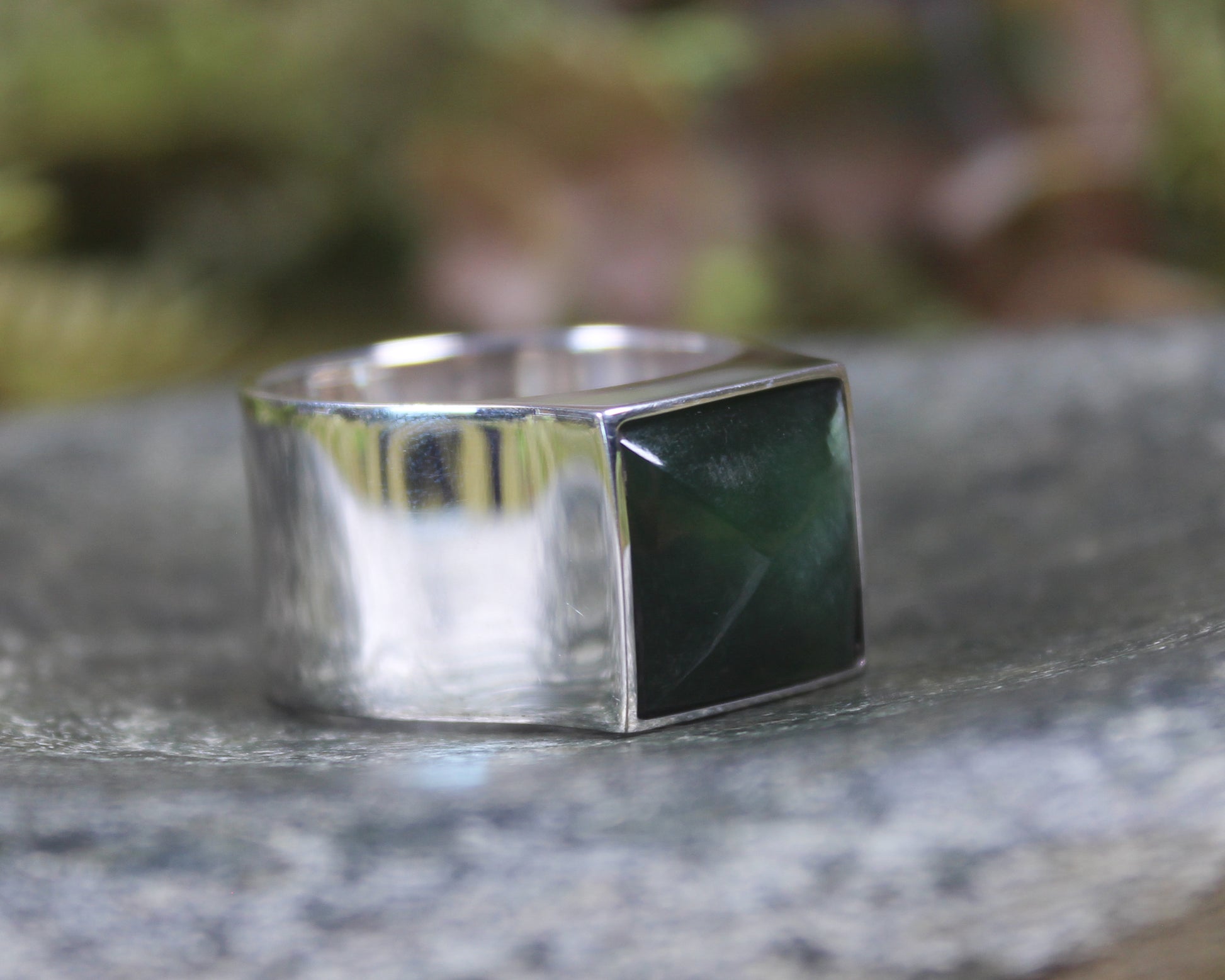 NEW ZEALAND GREENSTONE STERLING SILVER RING - Hapopo Pounamu - A375 ...