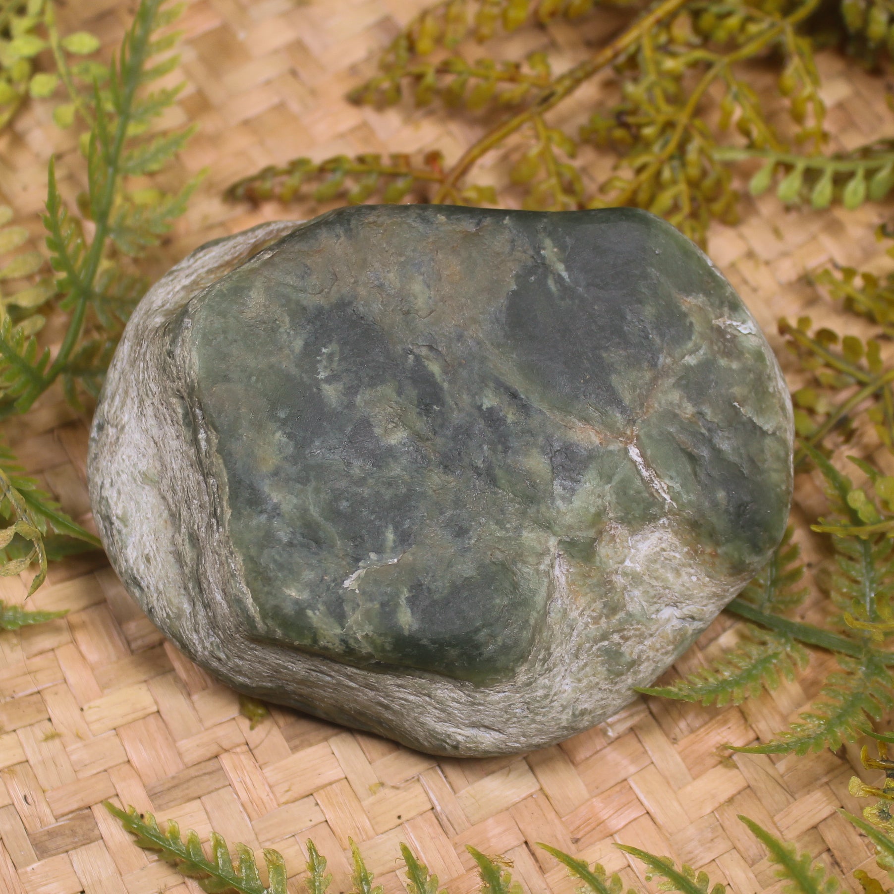 NZ Greenstone Small Freeform Touchstone Sculpture (BP780) Flower Jade ...