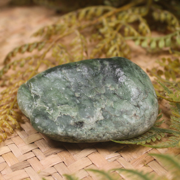 NEW ZEALAND GREENSTONE FREEFORM SCULPTURE - Kawakawa Pounamu - A678 ...